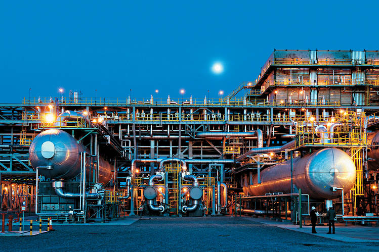 Ingeniería Petroquímica: Qué es, campo laboral, materias y más