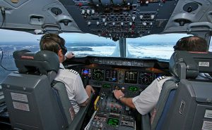 Piloto comercial: Qué es, carrera, requisitos y más sobre ella